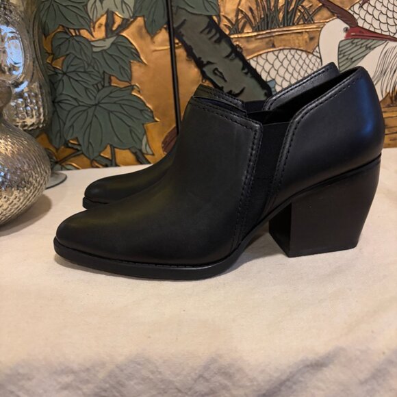 Shoes | Naturalizer Black Leather Cowboy Booties 75m Nwot | Poshmark